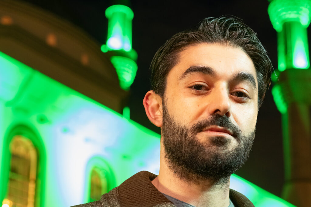 Ferhat: 'We moeten verhalen delen' - Amnesty International